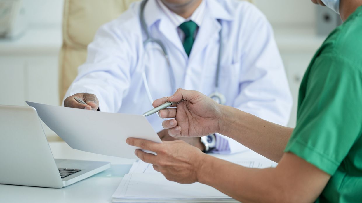 Traitement médicamenteux par rapport à la chirurgie métabolique dans l ...