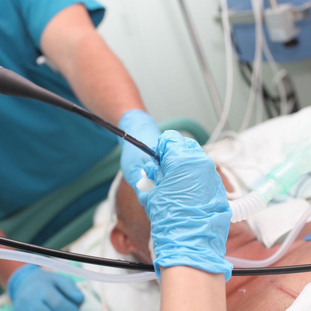 Tracheobronchoskopie in der Hals-Nasen-Ohren-Heilkunde - HNO ... Tracheobronchoskopie in der Hals-Nasen-Ohren-Heilkunde - HNO ...