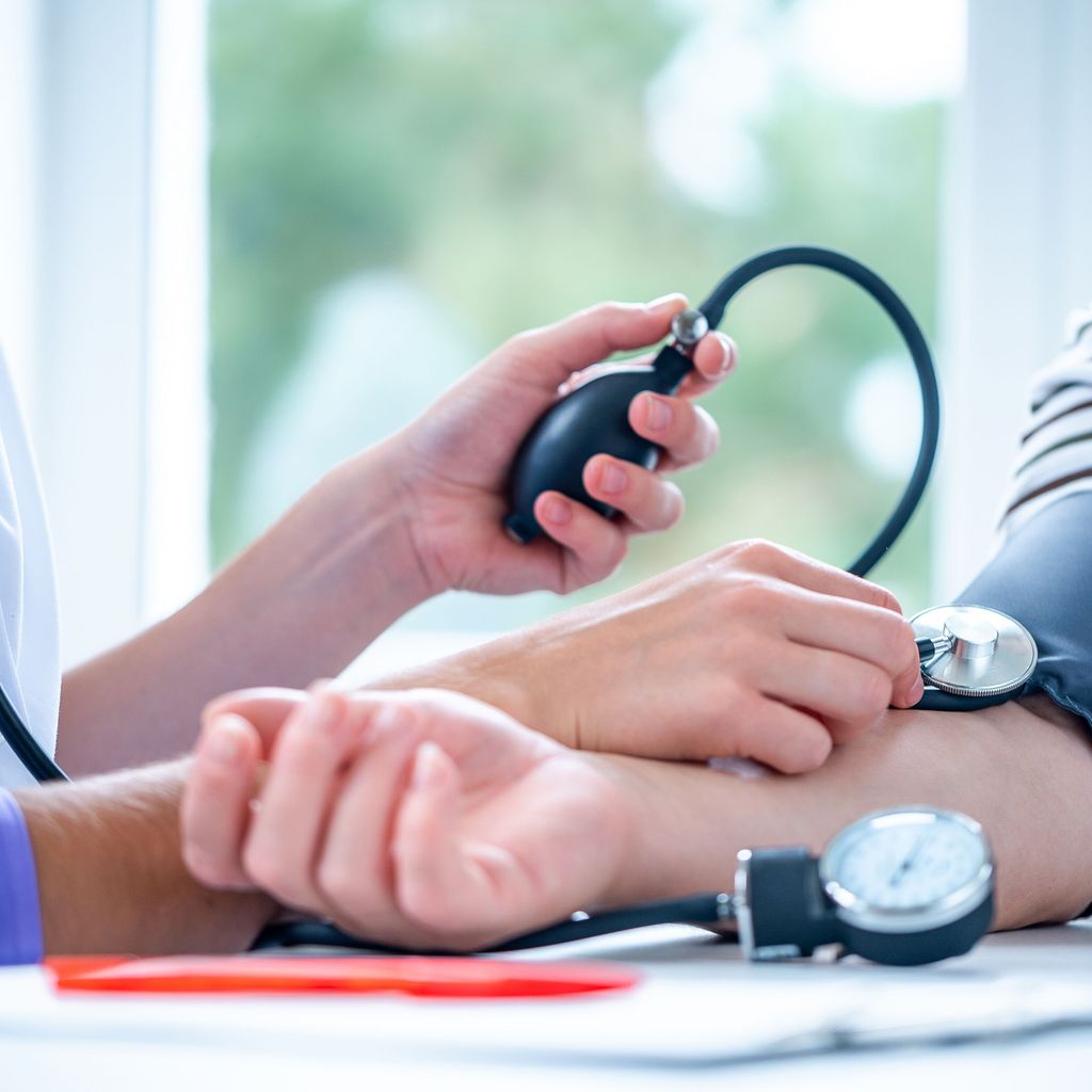 Sekundäre Hypertonie: Formen, Diagnostik & Therapiemöglichkeiten ...